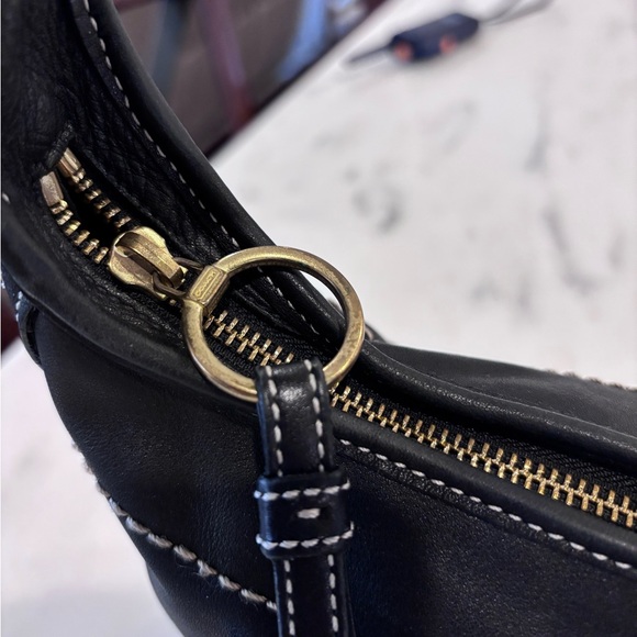 Coach | Bags | Coach Black Leather Shoulder Bag With Contrast Stitching ...